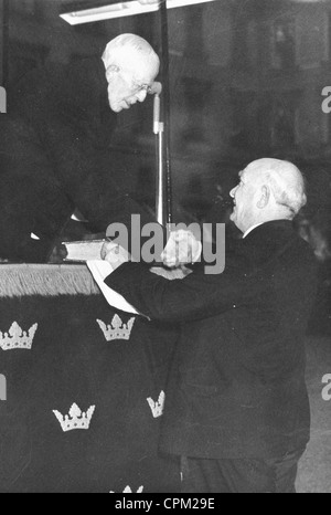 Per Albin Hansson and King Gustav V, 1934 Stock Photo - Alamy