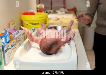 WEIGHT, NEWBORN BABY Stock Photo: 49307733 - Alamy