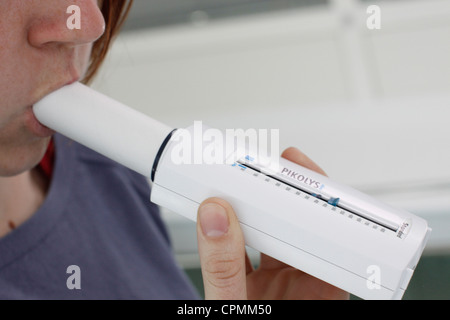 BREATHING, SPIROMETRY IN A WOMAN Stock Photo - Alamy