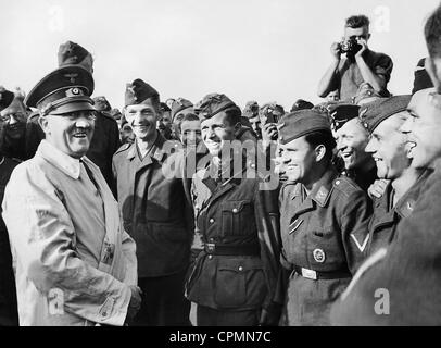 Adolf Hitler with soldiers of the Wehrmacht, 1940 Stock Photo - Alamy