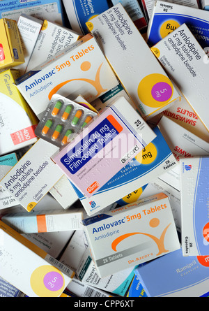 LARGE PILE OF PRESCRIPTION DRUGS AND BOXES RE DOCTORS PATIENTS ILLNESS ...