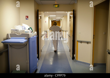 HOSPITAL AT NIGHT Stock Photo - Alamy