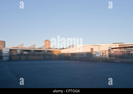 Inner City School building Stock Photo - Alamy
