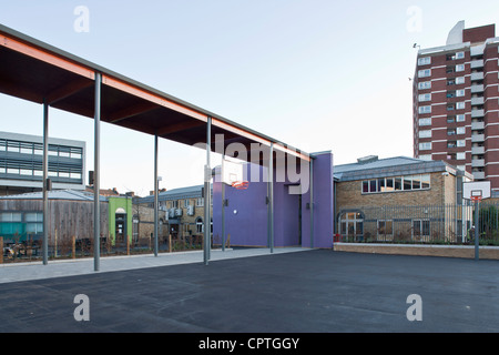 Inner City School building Stock Photo - Alamy