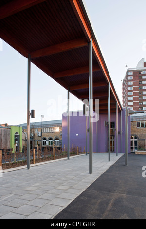 Inner City School building Stock Photo - Alamy