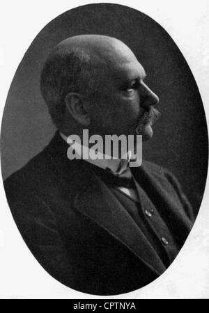 Nobel Prize laureate in medicine Harald zur Hausen (R) talks to his ...