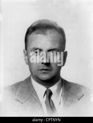 Richter, Ronald, 1909 - 1991, Argentine physicist, half length, during ...