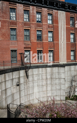 Sharansky Steps, Ralph Bunche Park From Tudor City, NYC Stock Photo - Alamy