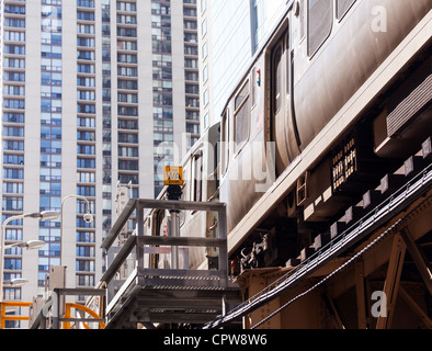 Chicago train on the overhead track of Loop with skyscrapers Stock ...