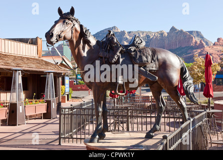 Bronze Statue in Sedona Arizona Stock Photo - Alamy