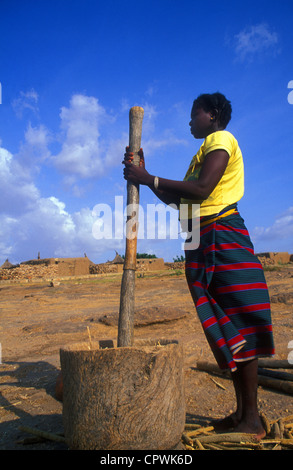 A Dogon woman in traditional dress Mali Stock Photo - Alamy