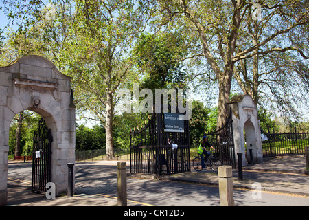 Battersea Park Chelsea Gate Entrance - London UK Stock Photo - Alamy