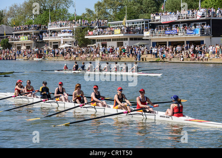 OXFORD UNIVERSITY ROWING TEAMS ON THE RIVER THAMES A TEAM OF EIGHT ...