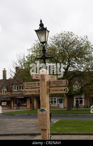 Cotswold Way sign post, Broadway, Cotswolds, Worcestershire, England ...