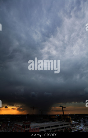 Heavy rain during a thunderstorm a heavy rainfall Stock Photo - Alamy
