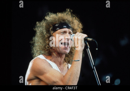 Foreigner, US rock band, formed in 1976, singer Mick Jones on stage ...