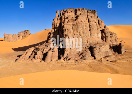 mountain range Tadrart Acacus in the desert, Libya, Sahara Stock Photo ...