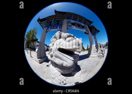 Pai Lou Gateway at the Chinese Garden, Central Business District ...