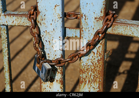A padlocked gate Stock Photo - Alamy