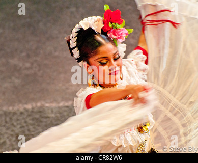 Beautiful Maya Female dancer in traditional dress performing a folklore ...