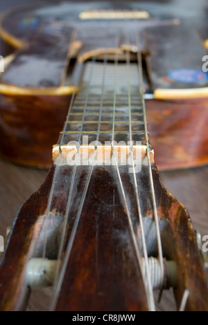 old and destroyed guitar Stock Photo - Alamy