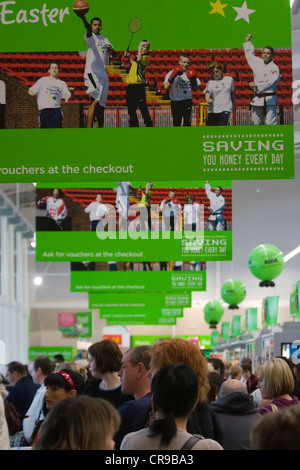 ASDA SUPERMARKET CUSTOMERS AT THE STORE CHECKOUTS 1999 1999 Stock Photo ...