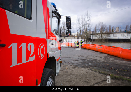 Artificial flood protection dam QUICK DAMM SYSTEM, flooding, Frankfurt ...