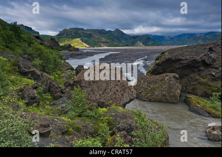 Krossá river, Þórsmoerk or Thorsmoerk mountain ridge and ...