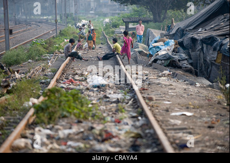 Slum quarter, Shibpur district, Howrah, Kolkata, West Bengal, India ...
