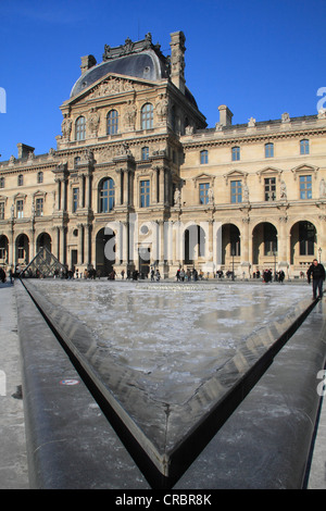 The exterior of the Louvre Museum during daytime Stock Photo - Alamy