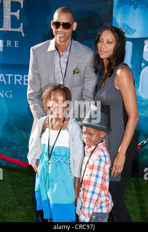Basketball great, Reggie Miller and family arrive at the Los Angeles ...