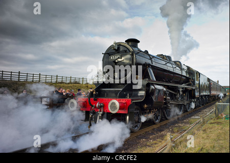 LMS Stanier Class 5 4-6-0 45305 at Quorn station on the Great Central ...