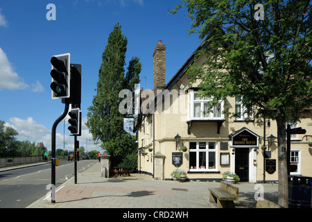 Bridge House Hotel St Neots Cambridgeshire Stock Photo - Alamy