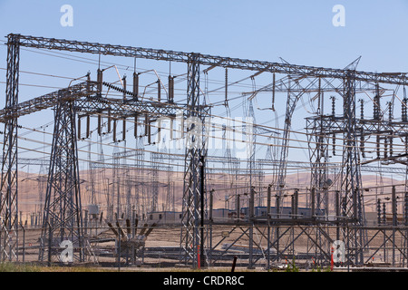 Electric substation wires and pylons - California USA Stock Photo - Alamy