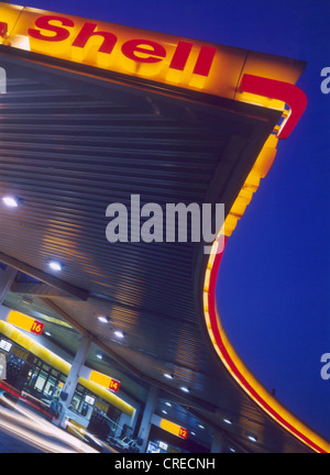 Shell Gas Station at night Stock Photo - Alamy