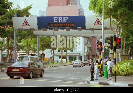 ERP (Electronic Road Pricing) in operation, Singapore Stock Photo - Alamy