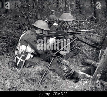 British Soldier with Bren gun Stock Photo - Alamy