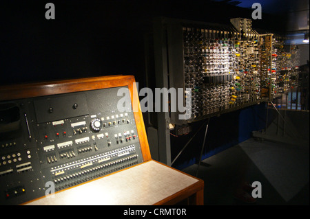 Pilot Ace computer (1950) designed by Alan Turing, Science Museum ...