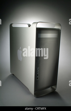 Appel's first 64-bit desktop computer G5 Stock Photo - Alamy