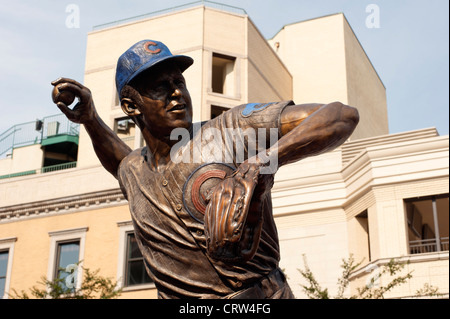 Baseball's Ron Santo statue outside Chicago Cub's Wrigley Field ...