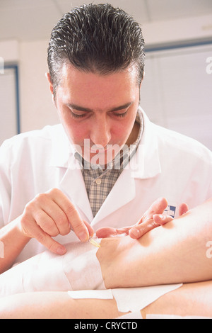 Sclerotherapy, Treatment of venous insufficiency, Injection of foam ...