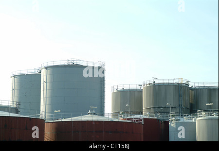 Hamburg, lubricant blending plant of Shell Oil Germany GmbH Stock Photo ...