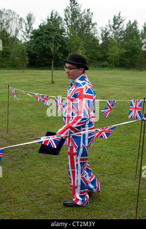 Man wearing an Union Jack suit outside a tourist shop in London Stock ...