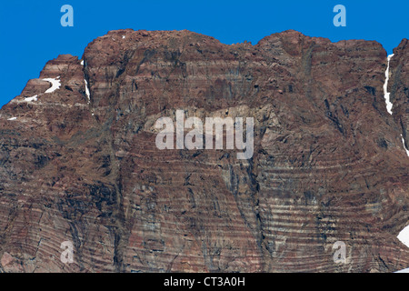 Igneous layering in gabbro of the Skaergaard intrusion, East Greenland ...