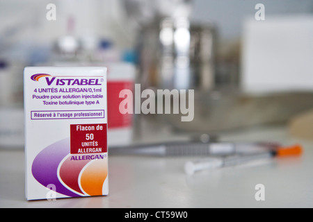 Botox botulinum toxin medication box Stock Photo - Alamy