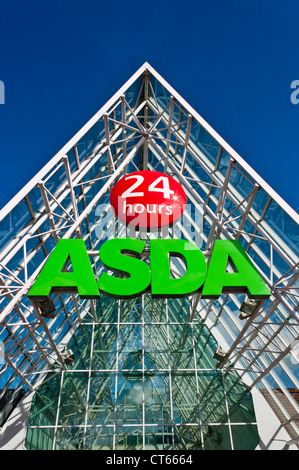 Asda supermarket entrance. Reading, Berkshire, England, GB, UK Stock ...