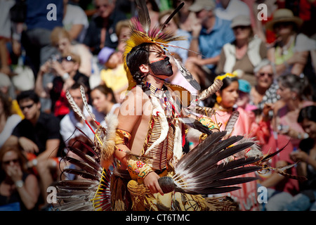 A young natives wearing Huron-Wendat traditional dresses and paint ...