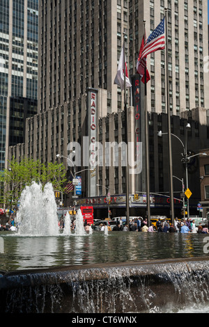 Reflecting Pool and Fountains, Rockefeller Center, NYC Stock Photo - Alamy