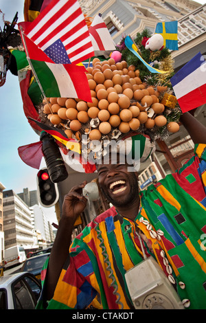 The famous street-art performer Eggman, Gregory da Silva, Cape Town ...