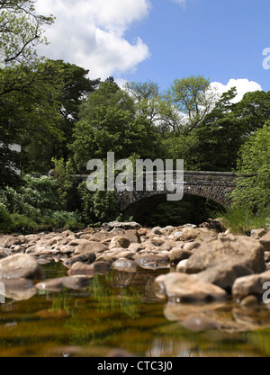 Hubberholme Bridge over the River Wharfe, North Yorkshire Stock Photo ...